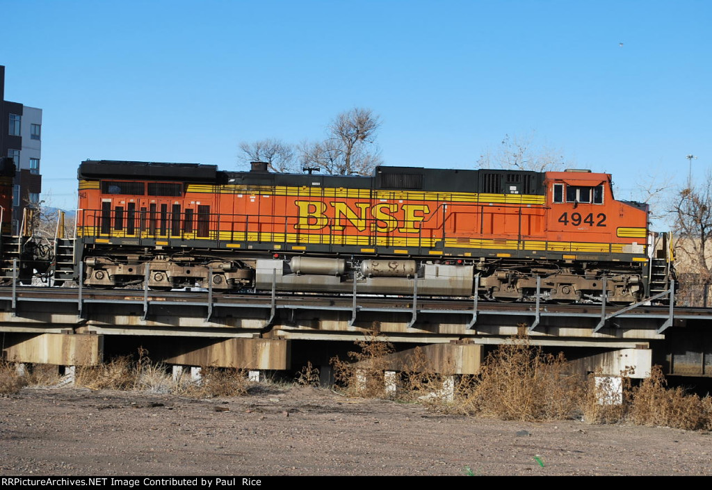 BNSF 4942